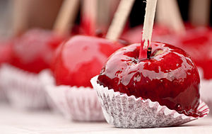 10 Fun Facts about Candy Apples - Fill Your Plate